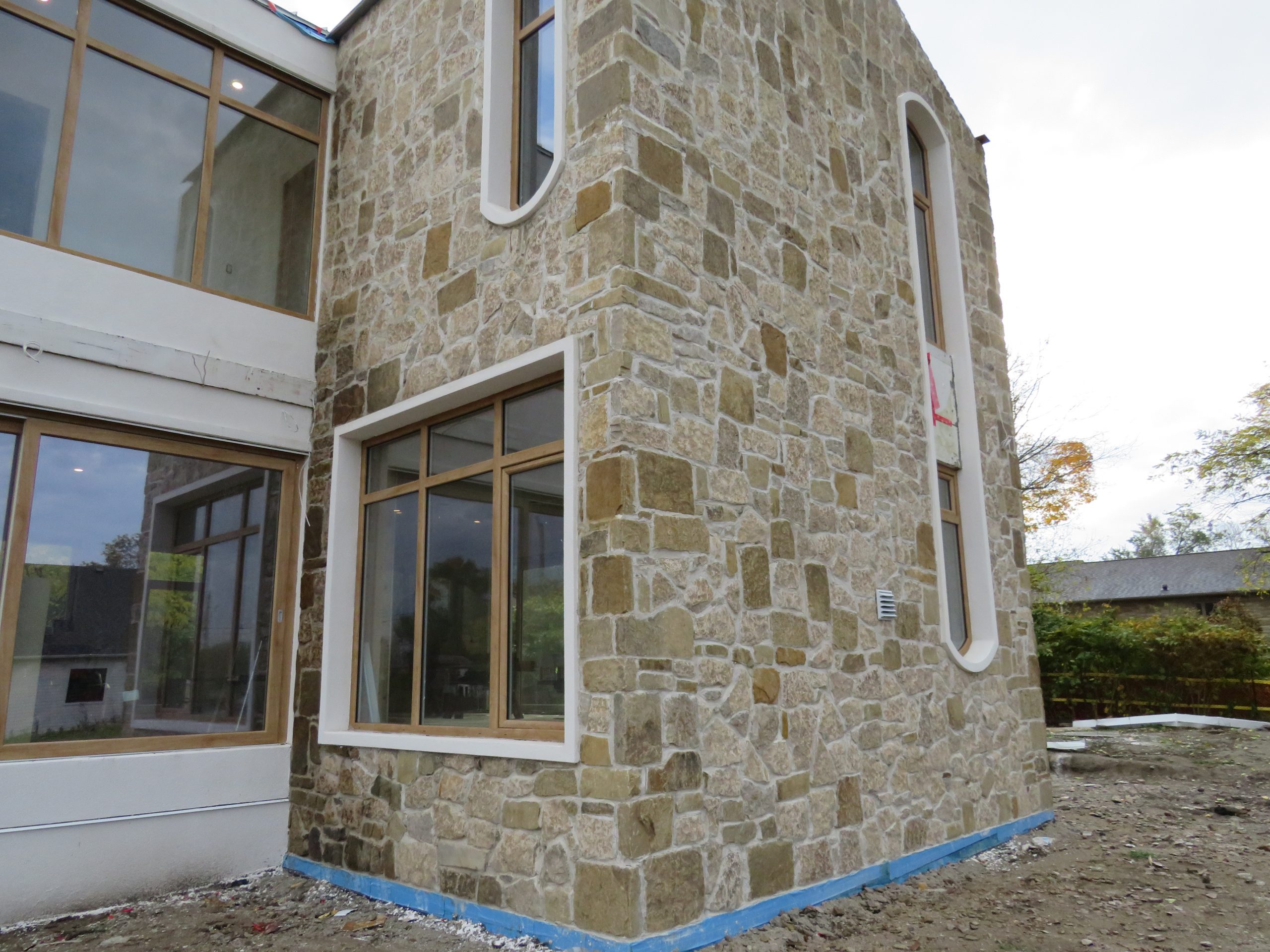 Tumbled Harvest Gold Limestone & Eden Mills Squared with Random (Work ...