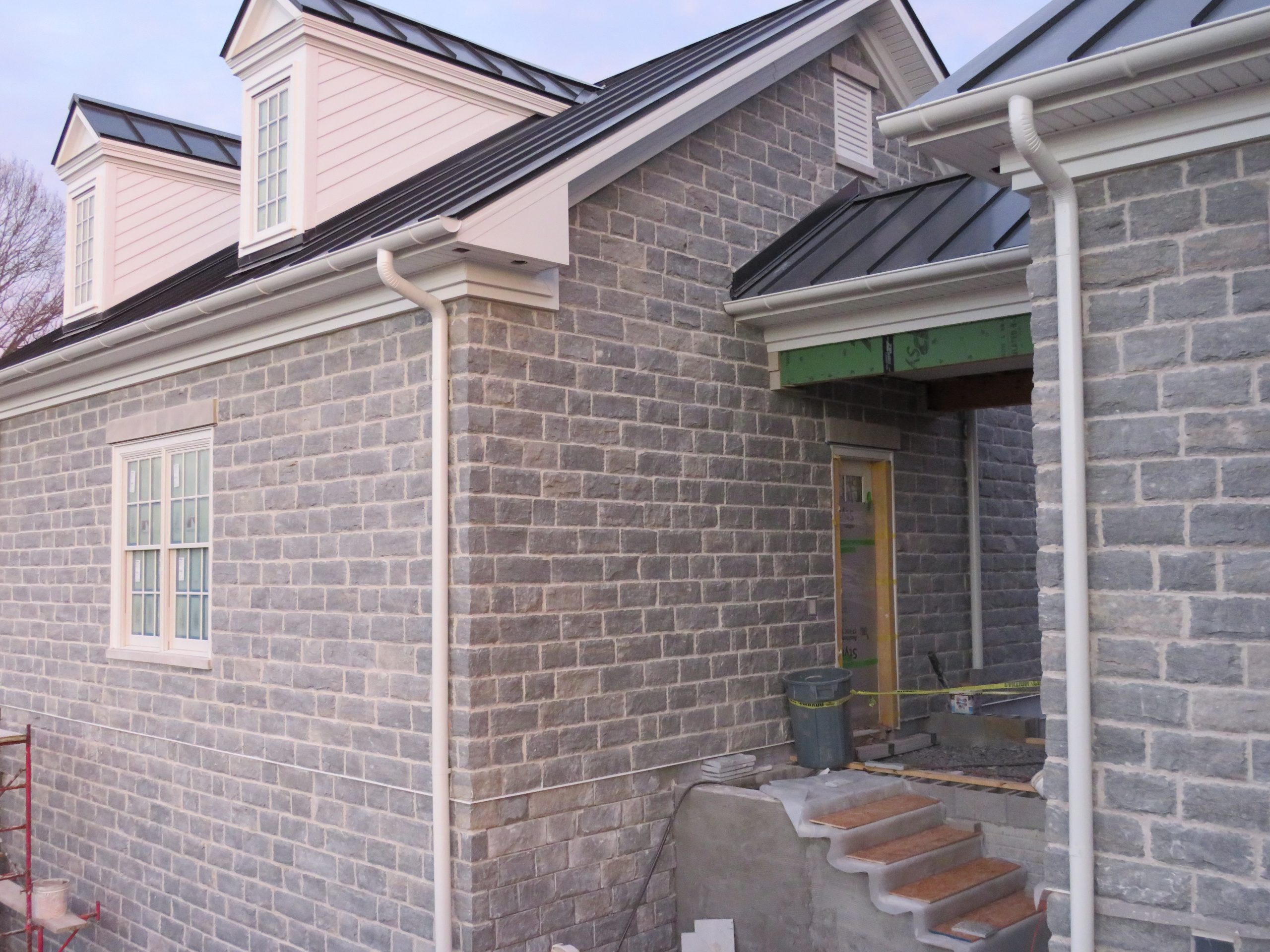 Weatheredge Limestone Ledgerock Sawn to 7" Heights in Tennessee ...