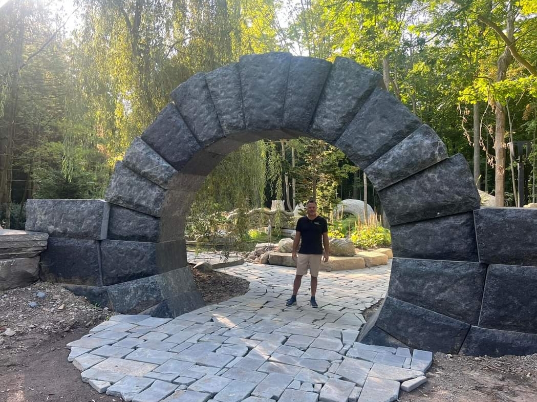 Sturgeon River Black Granite Moongate in MI, USA - Colonial Brick ...