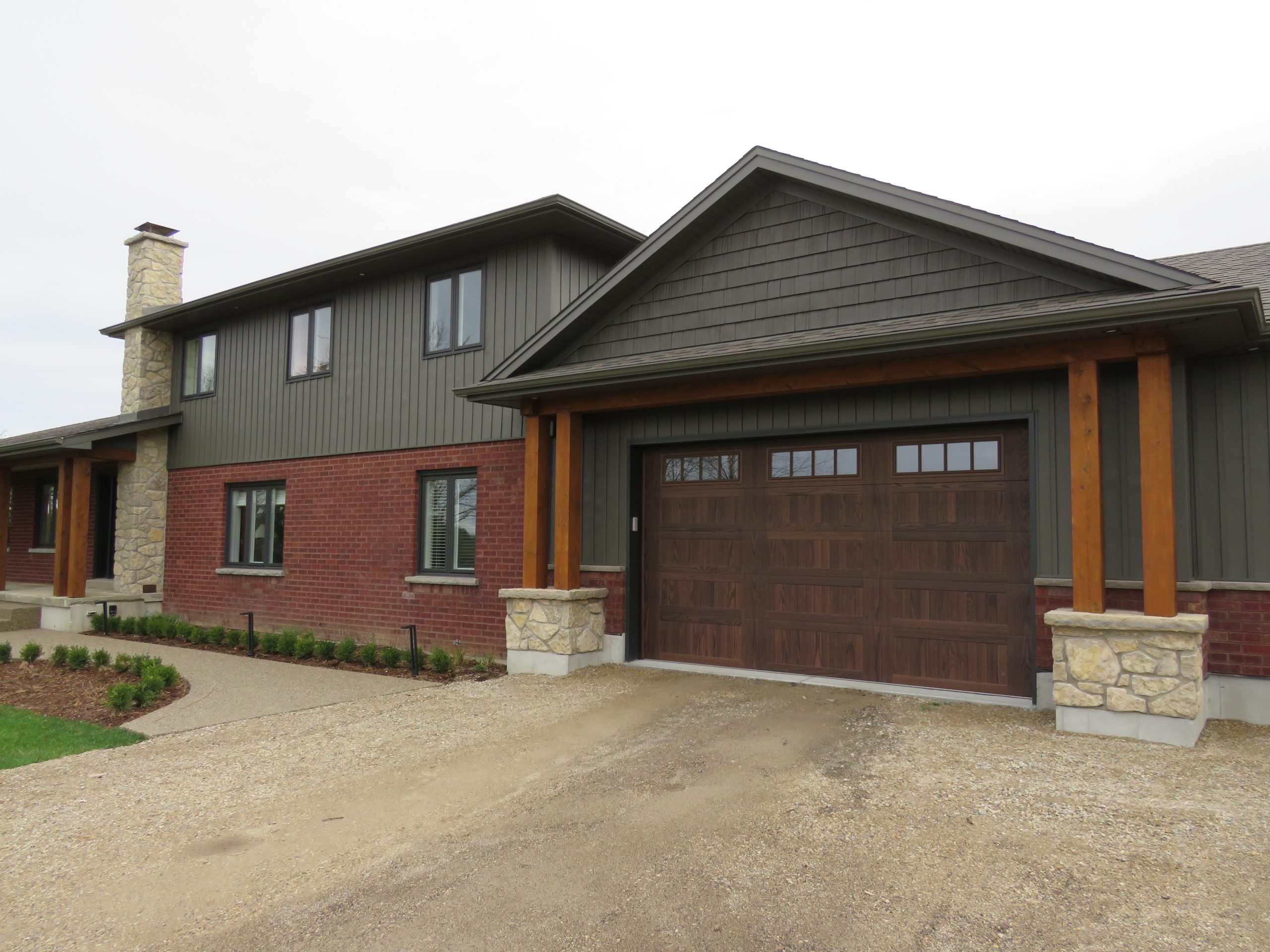 Harvest Gold House in Britton, ON - Colonial Brick & Stone Inc.