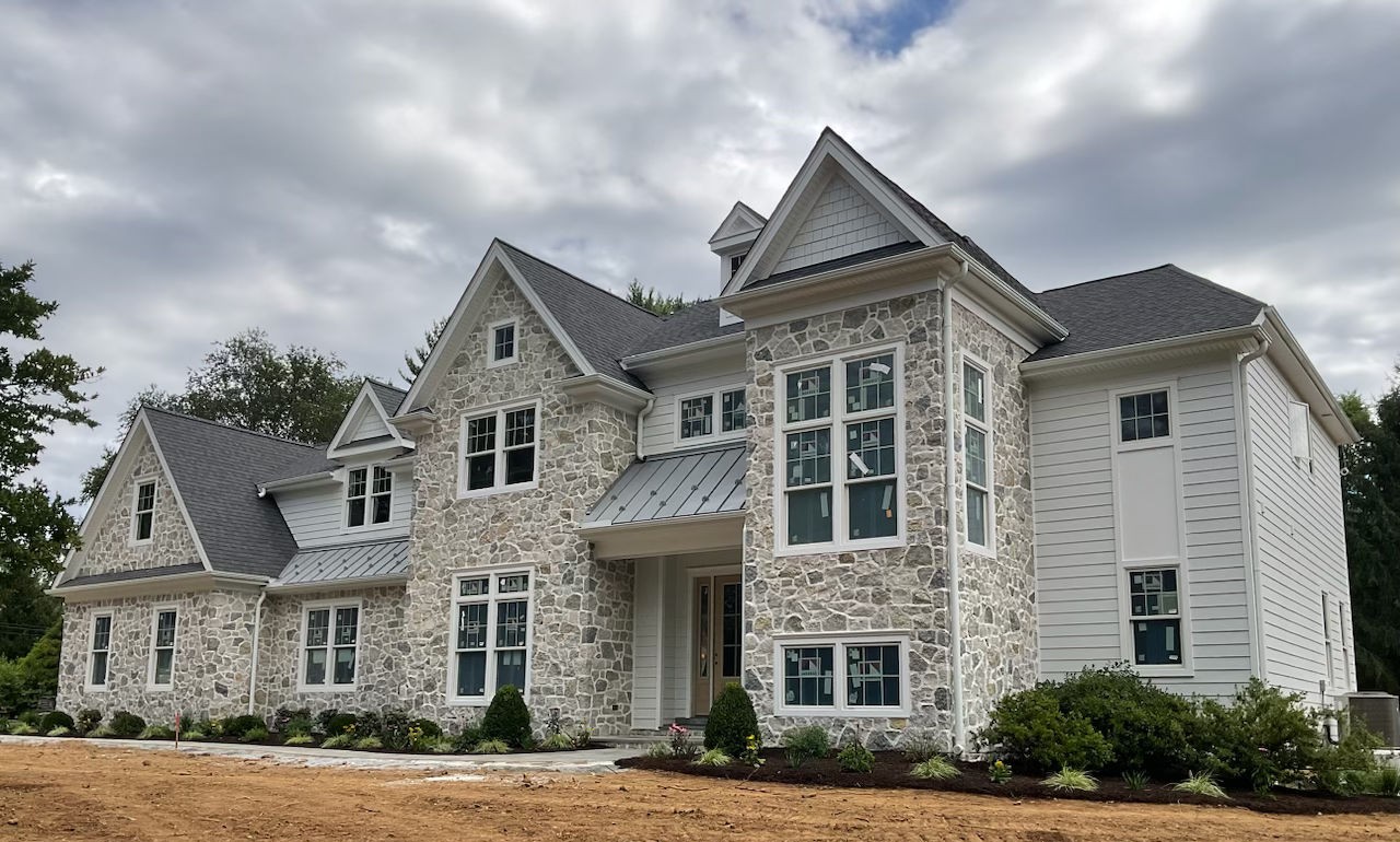 White Mist & Weatheredge Limestone Random Blend House - Colonial Brick ...
