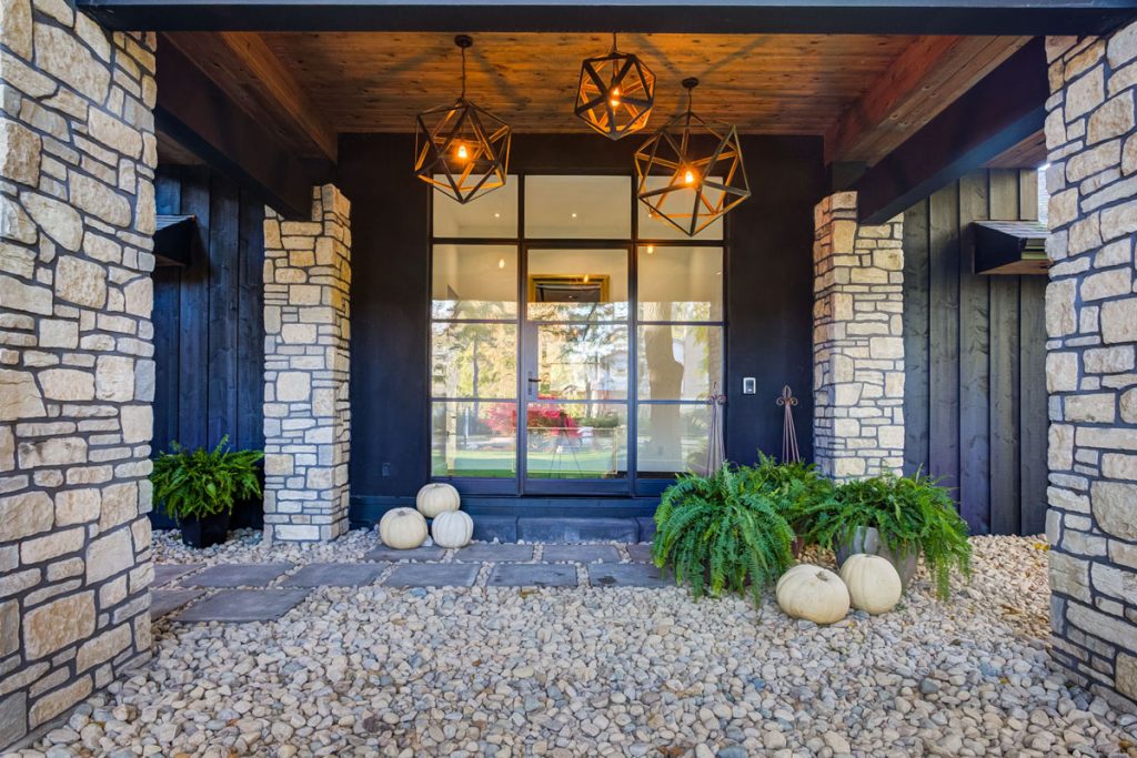 Tumbled Limestone Blend in Oakville, ON - Colonial Brick & Stone Inc.